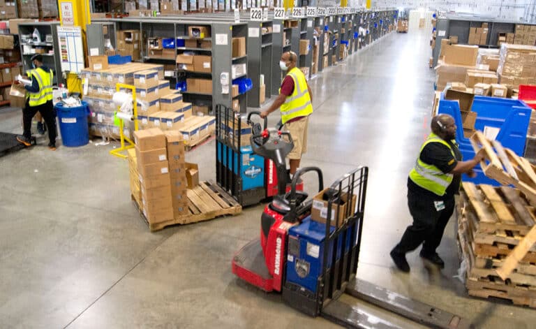 Retain Warehouse Workers - Blog | Lucas Systems